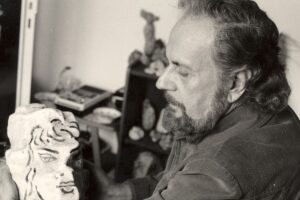 Διαλέξαμε 5 από τα πιο όμορφα αποσπάσματα ποιημάτων του Γιάννη Ρίτσου.