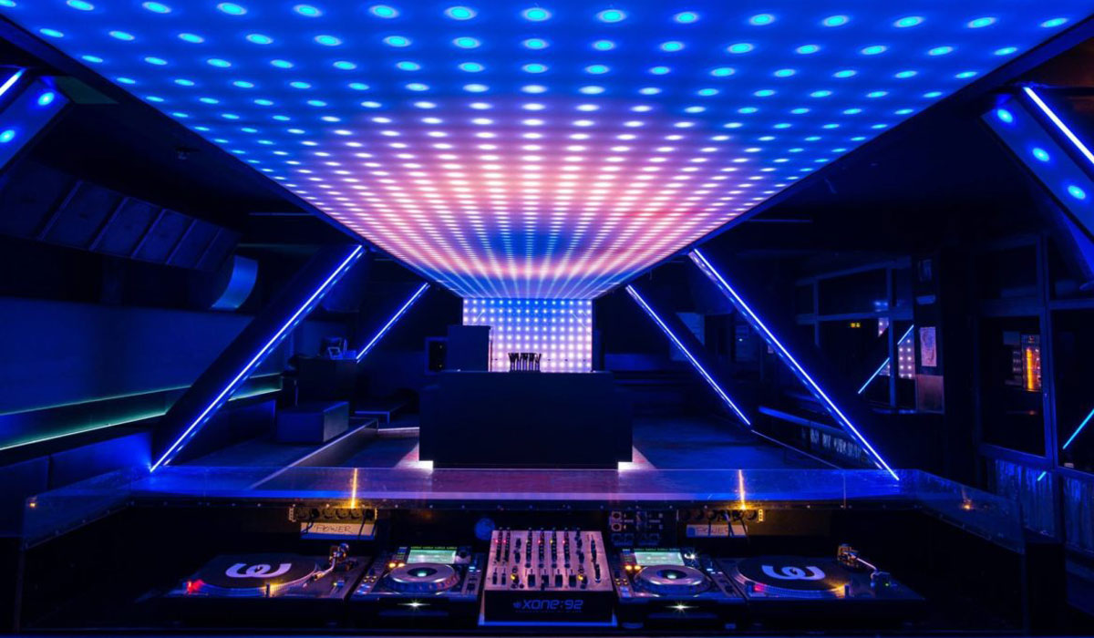 Το βερολινέζικο Watergate Club αντιμετωπίζει τον κορονοϊό με την ...