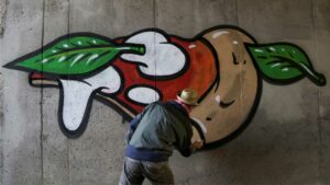 Cibo: Ένας street artist μετατρέπει τις σβάστικες σε πίτσες και cupcakes.