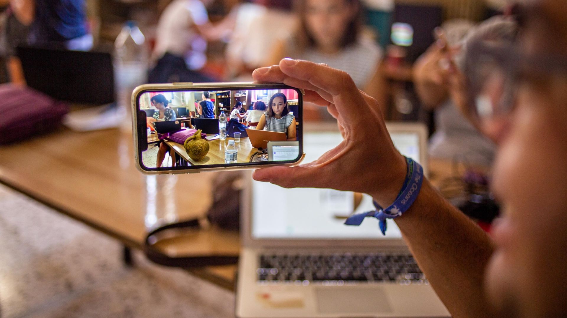 Eye’s Walk Digital Festival: Περιπλανήσεις προφορικής ιστορίας και ...